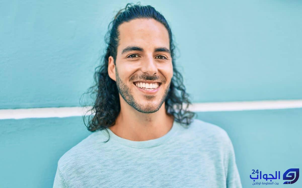 حديث الرسول عن الشعر الطويل وماهو حكم ربط الرجل شعر رأسه الطويل